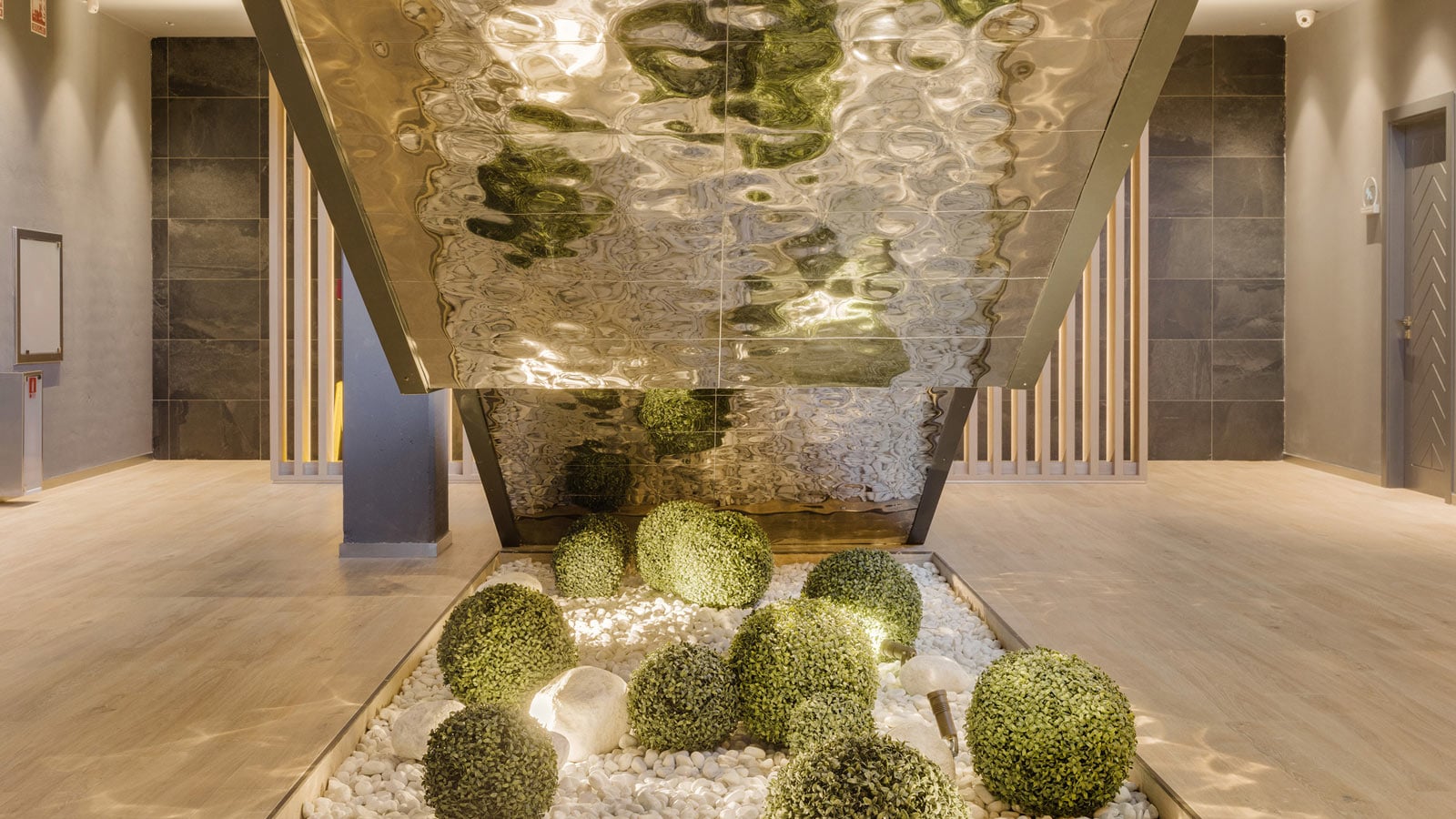 PORCELANOSA Group projects: The Bálamo Restaurant, seafood dinning with ...