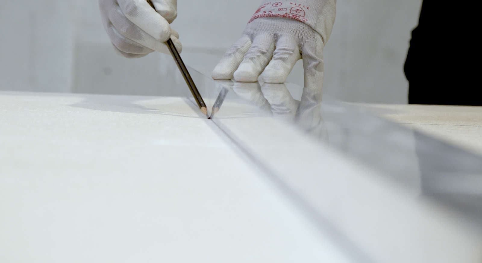 Learn how to tile a bathroom floor and walls | Porcelanosa