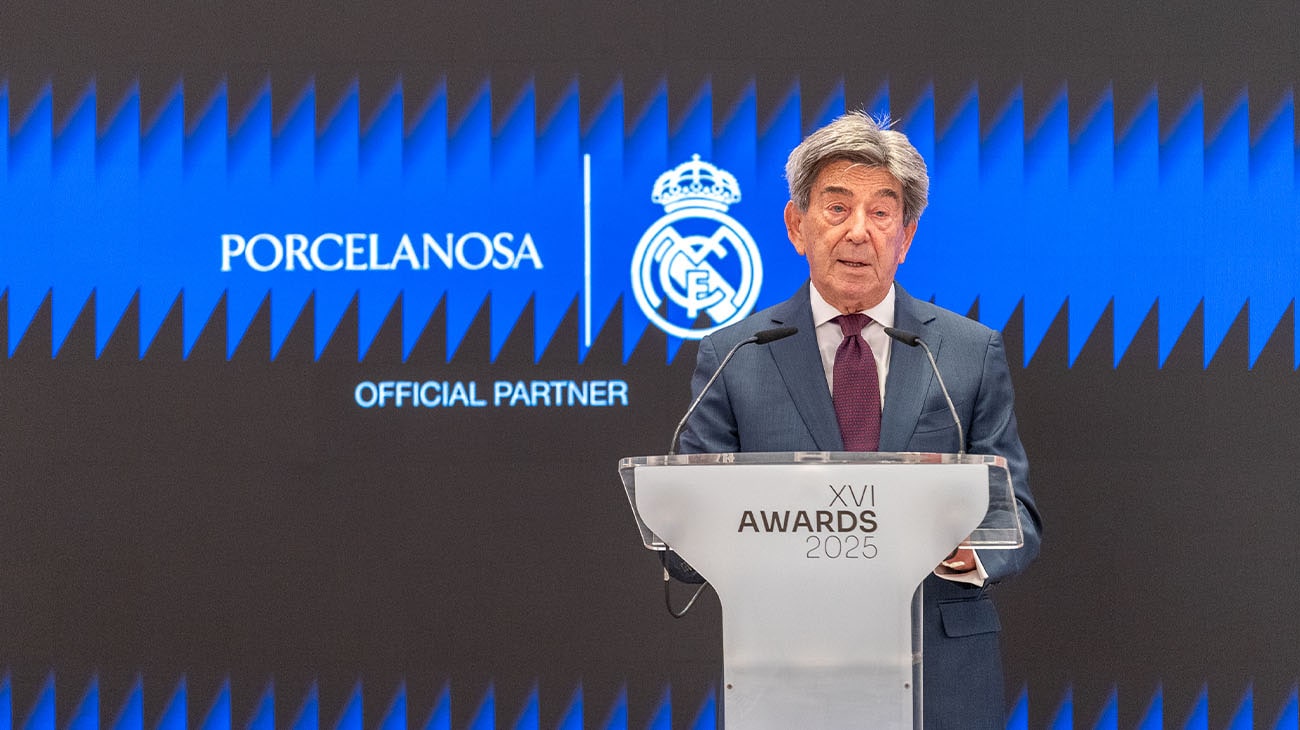 The Bernabéu Stadium, venue for the tribute to Alejandro Aravena at the ...